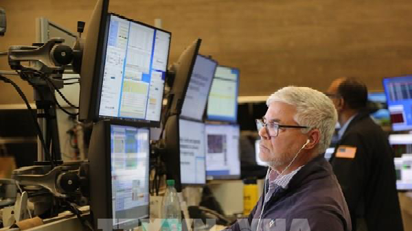 Chỉ số Dow Jones lập kỷ lục mới